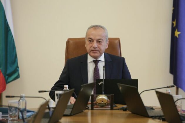 Премиерът Гълъб Донев свиква среща заради Шенген - Искра.бг Https://www ...