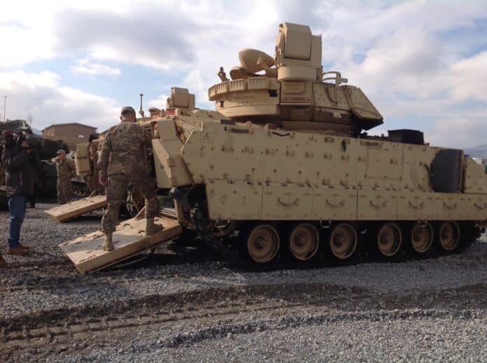Кабинетът одобри проекта за закупуване на нови бойни машини „Страйкър“ за Сухопътните войски