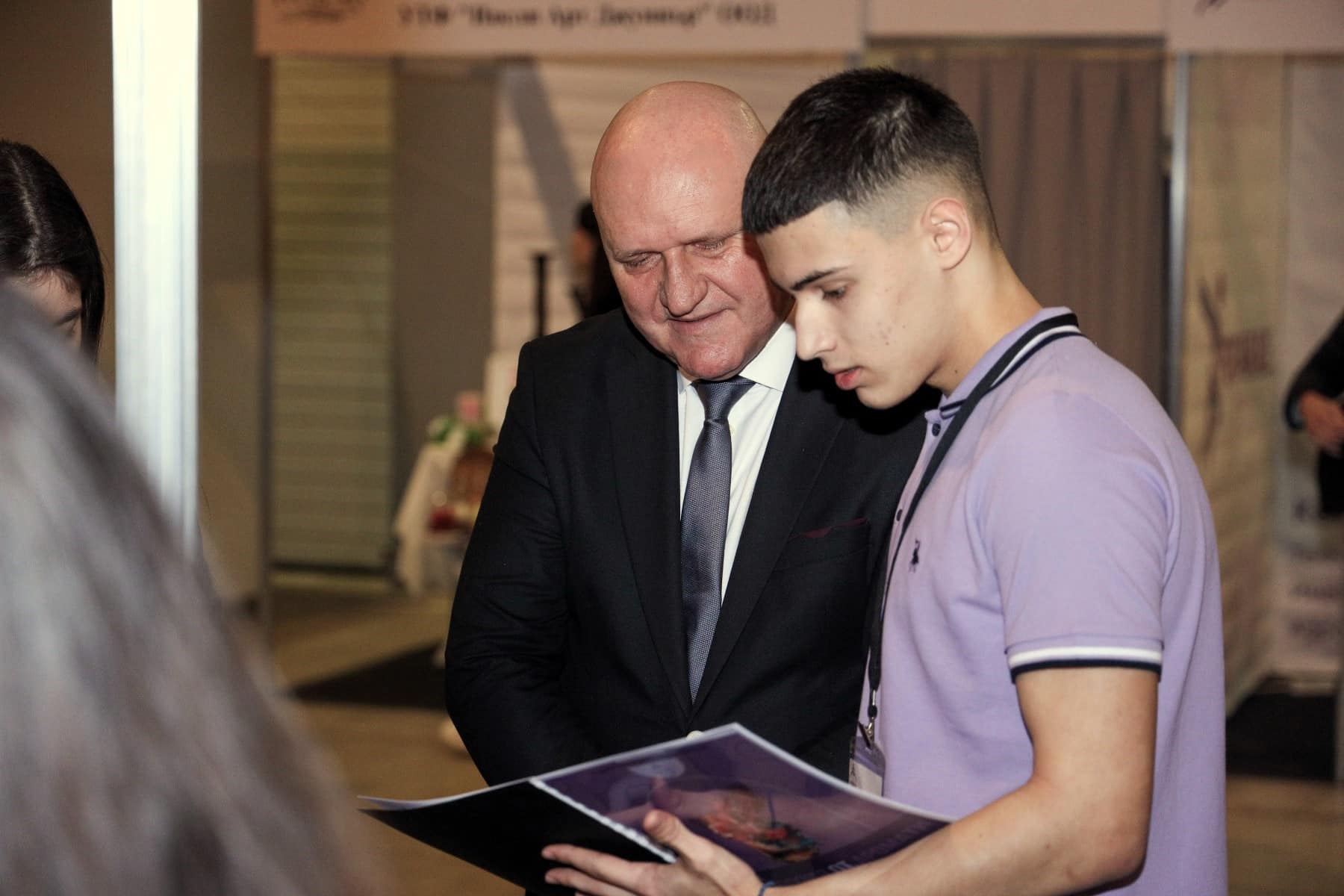 Над 156 000 ученици се обучават в професионални паралелки Искра бг Iskra Bg Wp