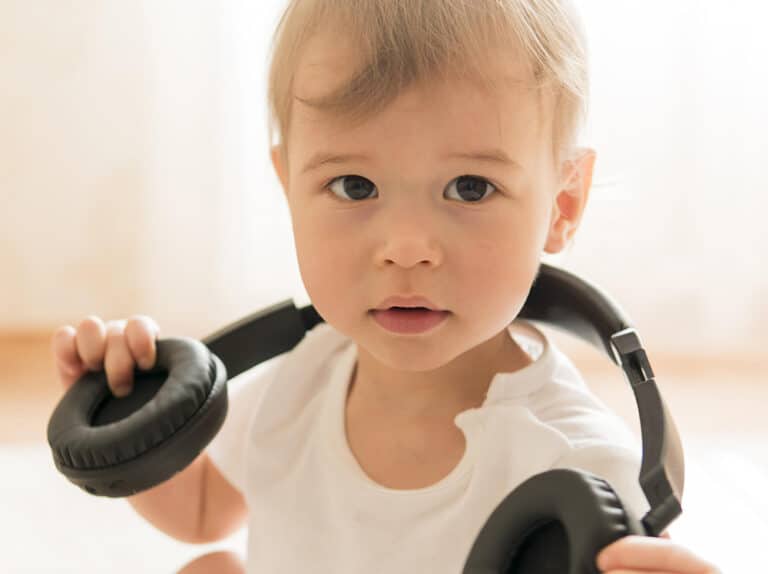 Тревожна статистика: 1 на всеки 1000 бебета се ражда глухо - Искра.бг Https://www.iskra.bg/wp ...